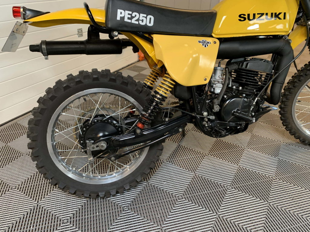 SUZUKI PE 250 - Retro Mecanic